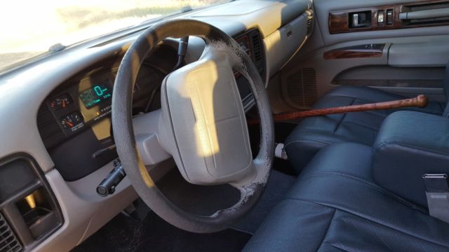 1994 CHEVROLET CAPRICE WITH 24 INCH RIMS Must see